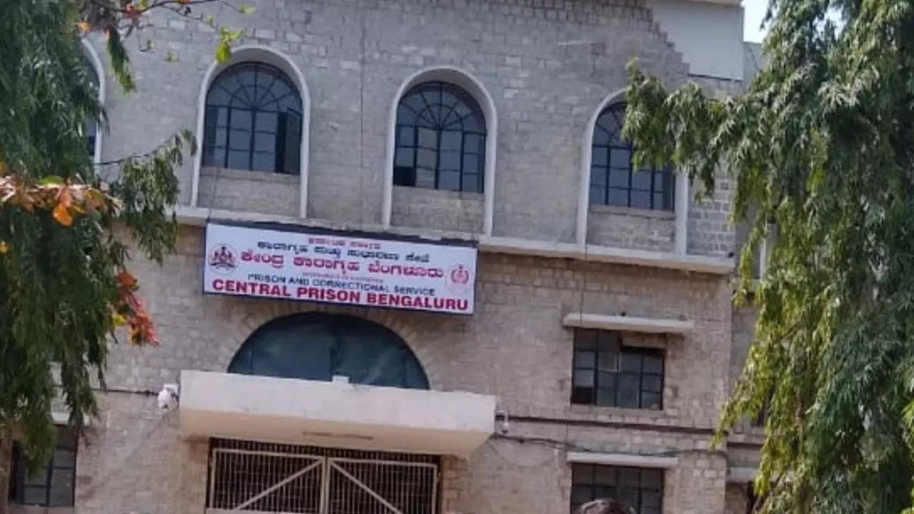 Karnataka High Court CJ Visits Central Prison On World Environment Day ...
