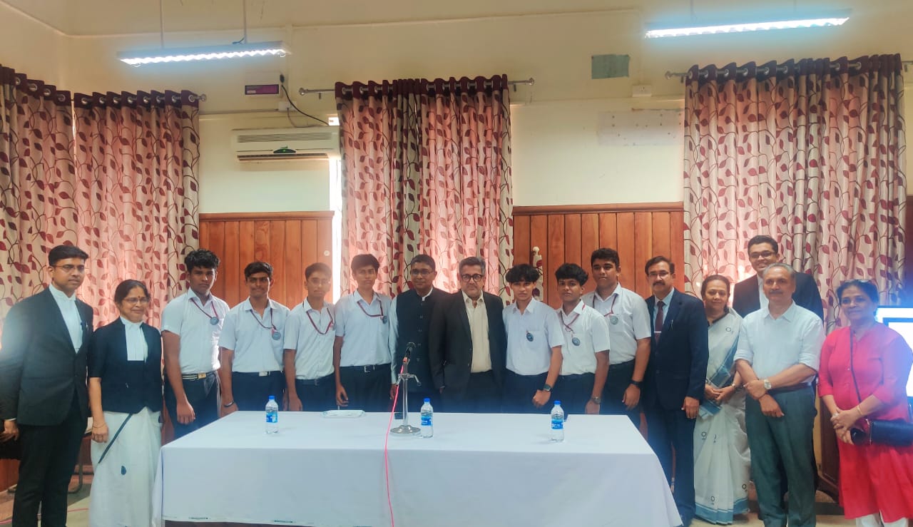 'Catch Them Young, Watch Them Grow': Kerala HC Legal Services Committee ...