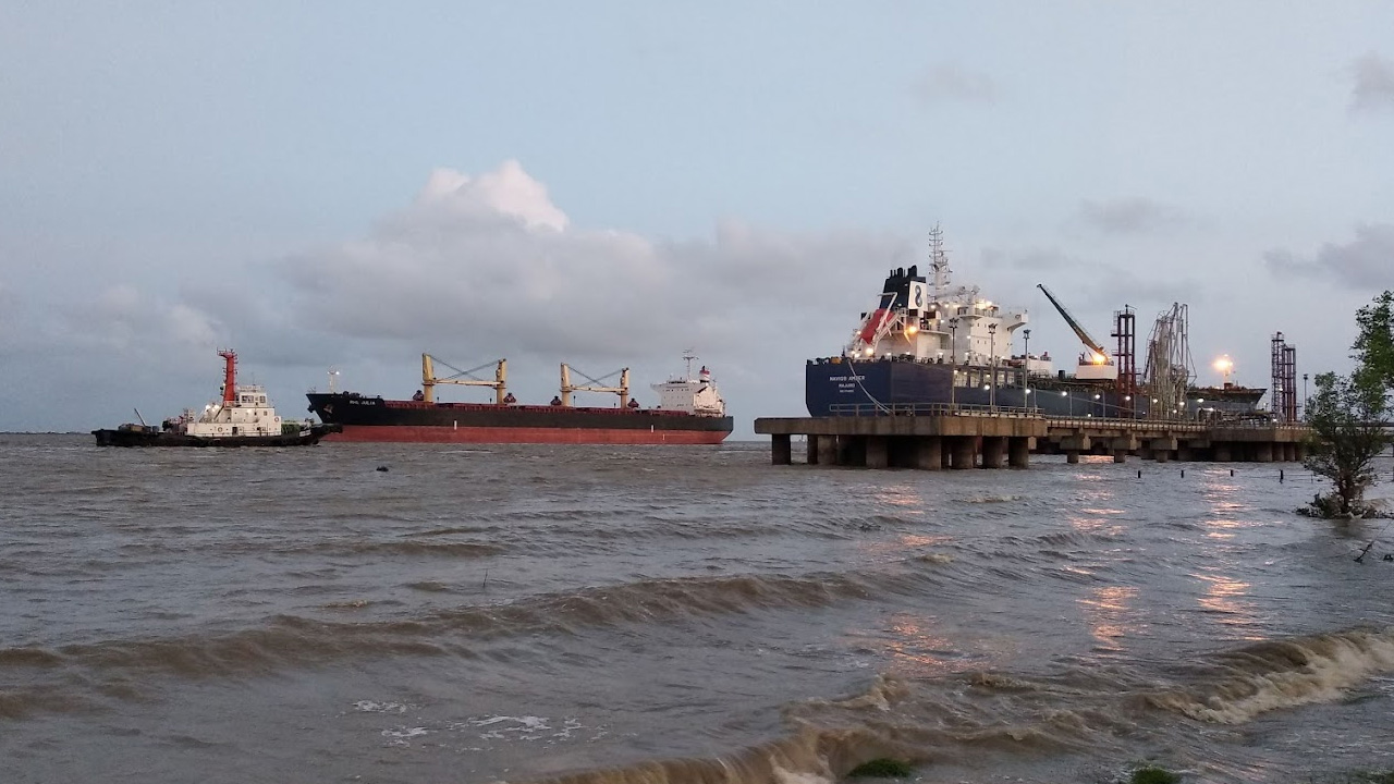 Calcutta High Court Orders Liberian Ship To Pay ₹88 Crore For Allegedly ...