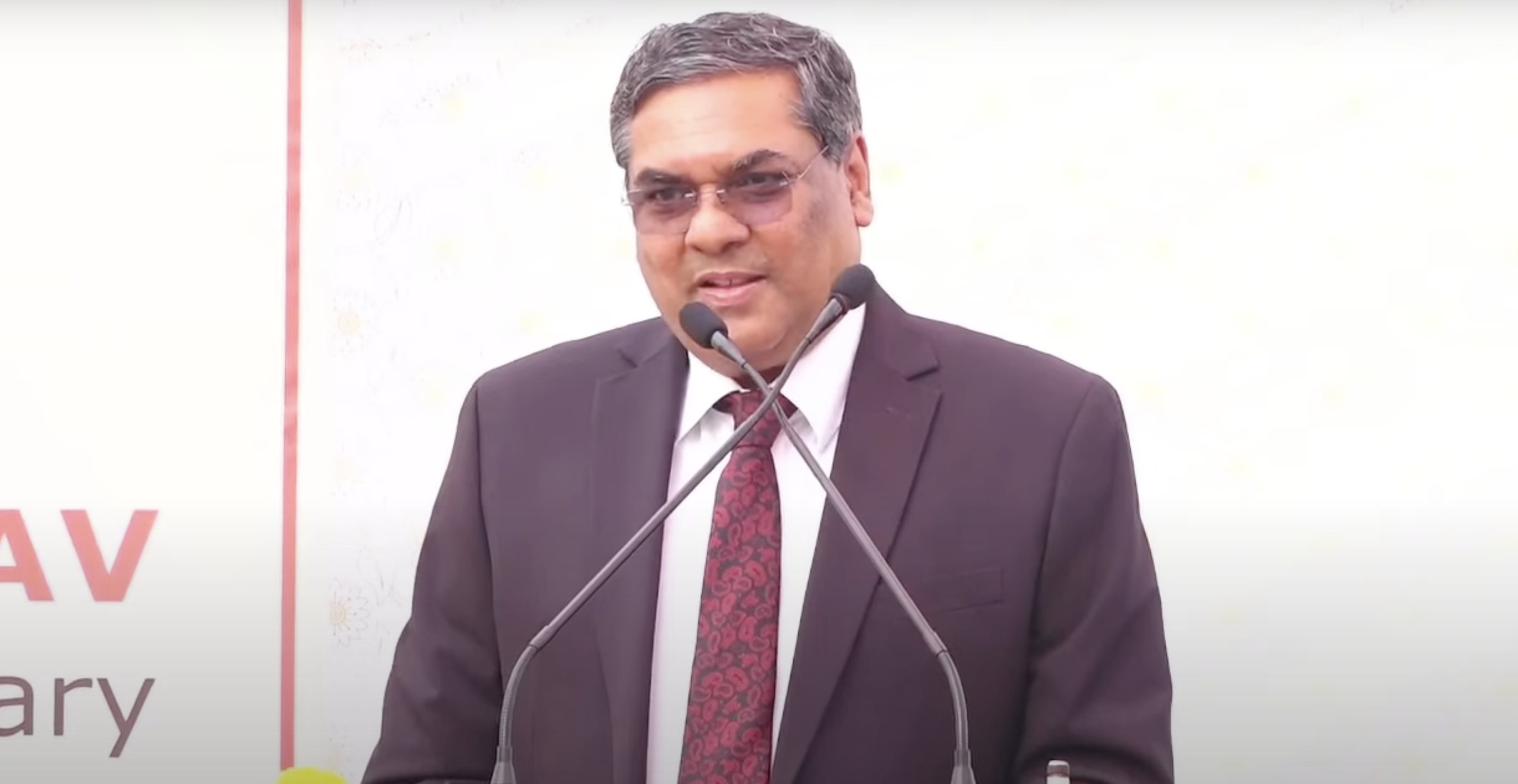 Need Not Be Aggressive To Succeed In Litigation; Be Authentic : CJI ...